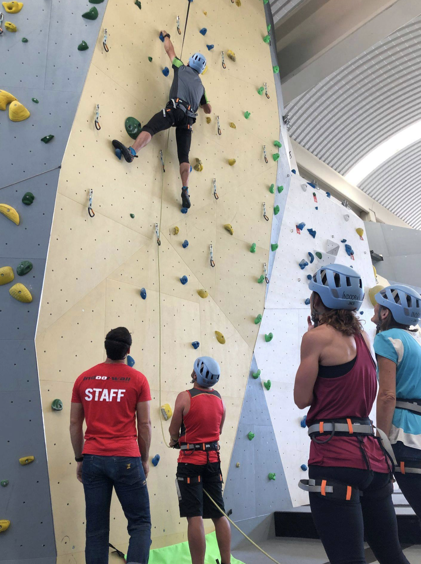 ¿Cómo aprender a escalar? ¡Te lo explicamos todo! - Indoorwall